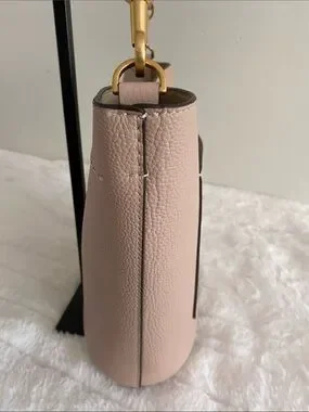 Tory Burch | Bags | Tory Burch Mcgraw Logo Plaque Bucket Bag In Fresh ...